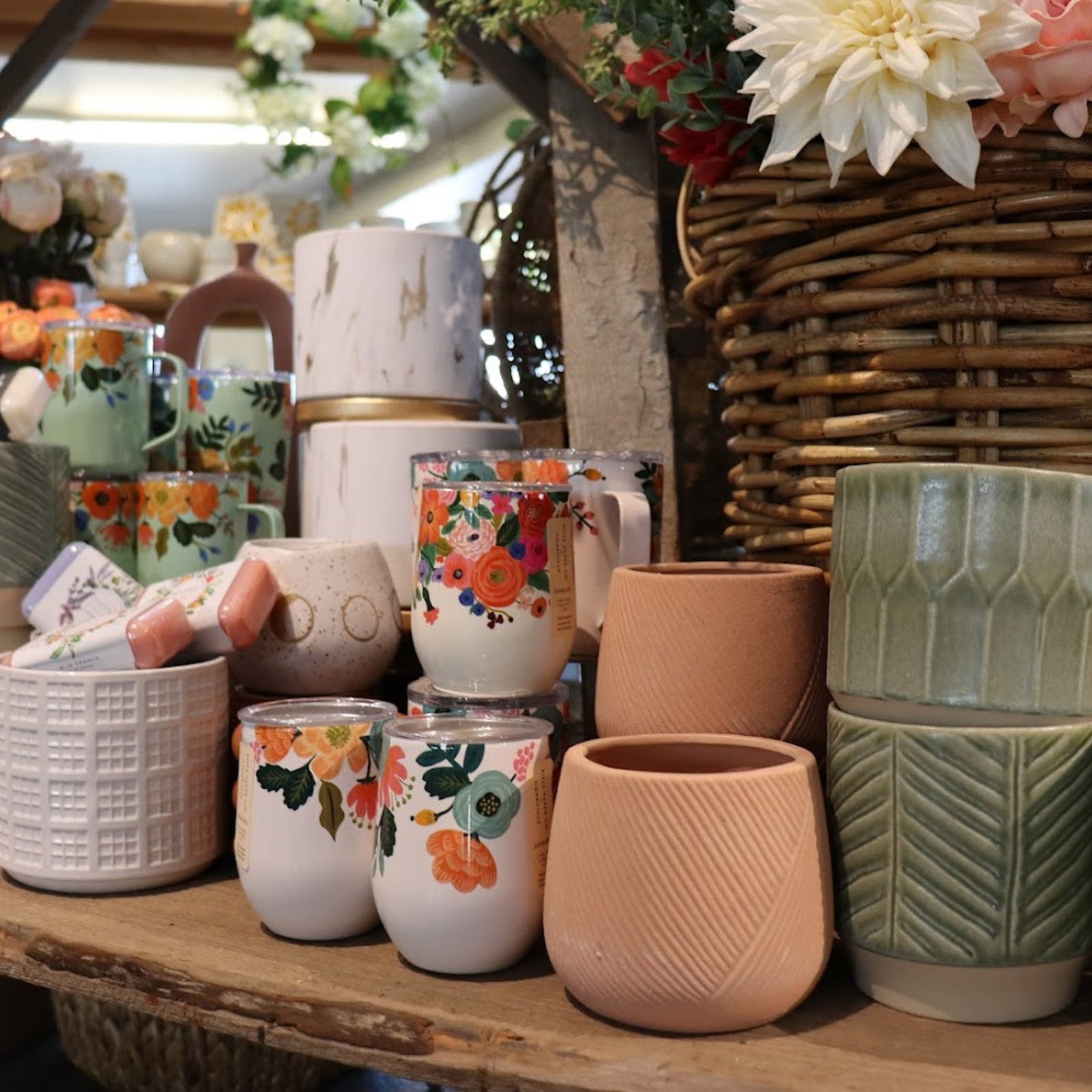 Home Decor - Al's Garden & Home